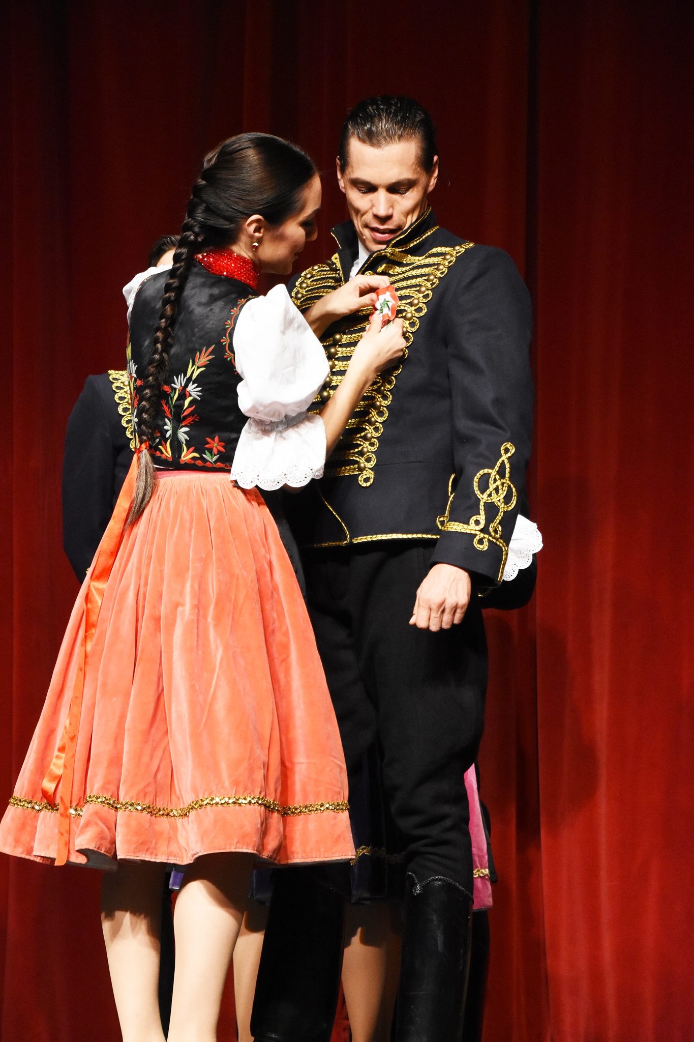 Hungarian National Dance Ensemble Steals Hearts Across America ...